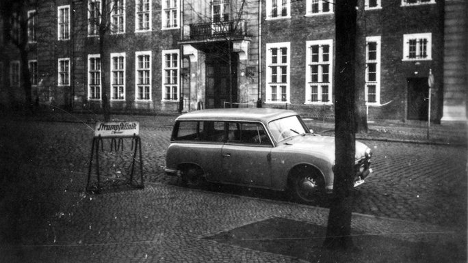 DDR-Forschung: Ausstellung „1961. Mauerbau und Geheimpolizei im Bezirk ...